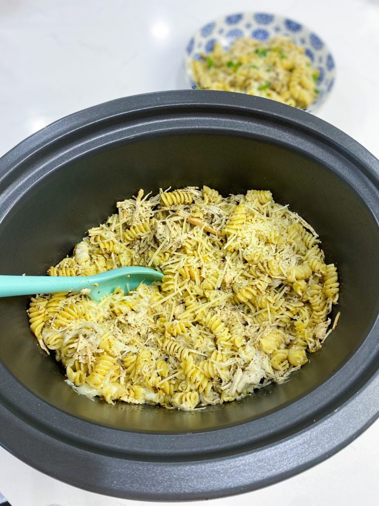 Pesto Chicken Past - Slow Cooker - Julia Pacheco