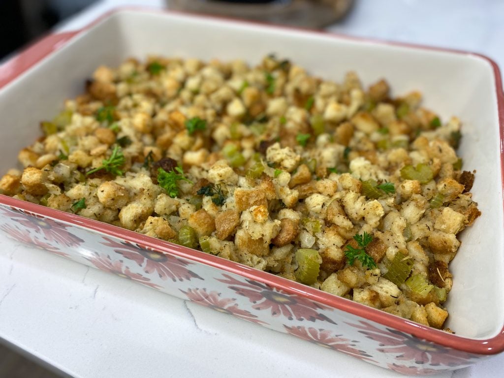 Easy Thanksgiving Stuffing - Julia Pacheco