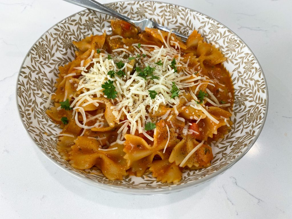 Italian Vegetable Pasta One-Pot Dinner - Julia Pacheco