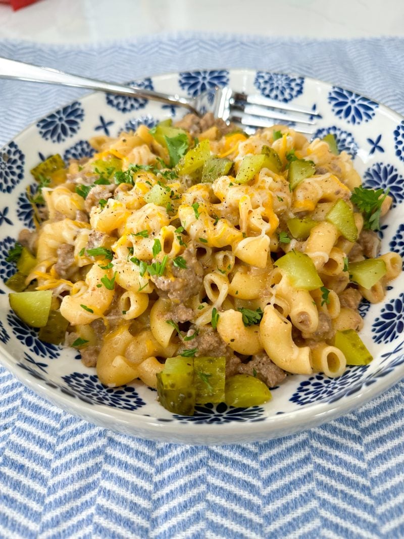 Cheeseburger Pasta - Julia Pacheco