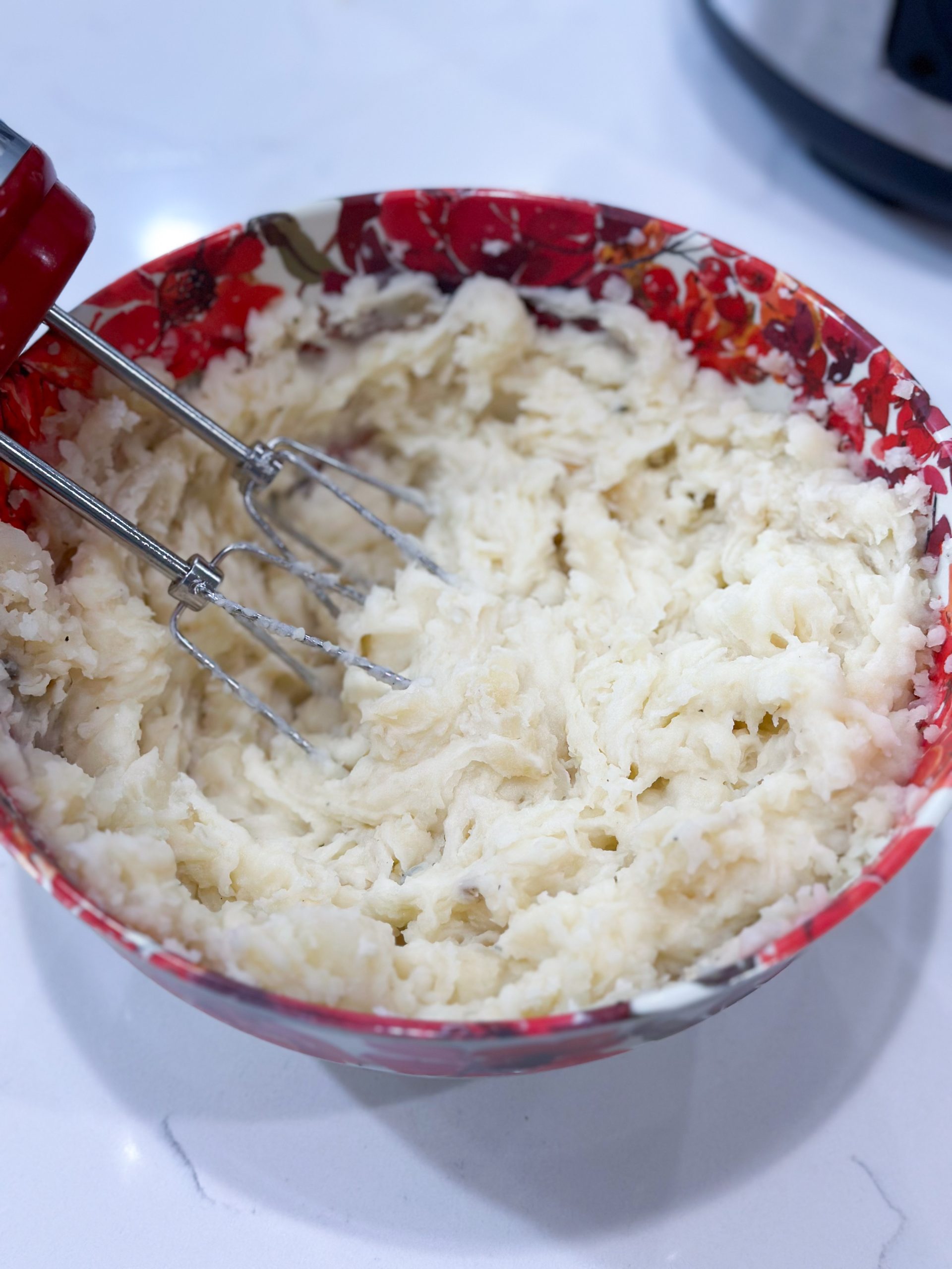 Juicy Slow Cooker Turkey with Mashed Potatoes - Julia Pacheco
