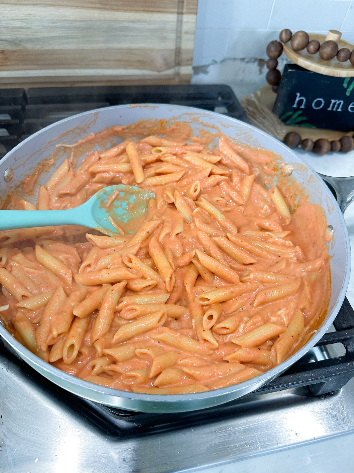 Rich and Creamy Tomato Pasta - Julia Pacheco