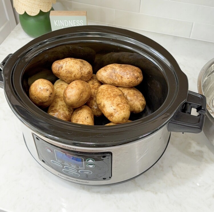 Slow Cooker Baked Russet Potatoes - Julia Pacheco