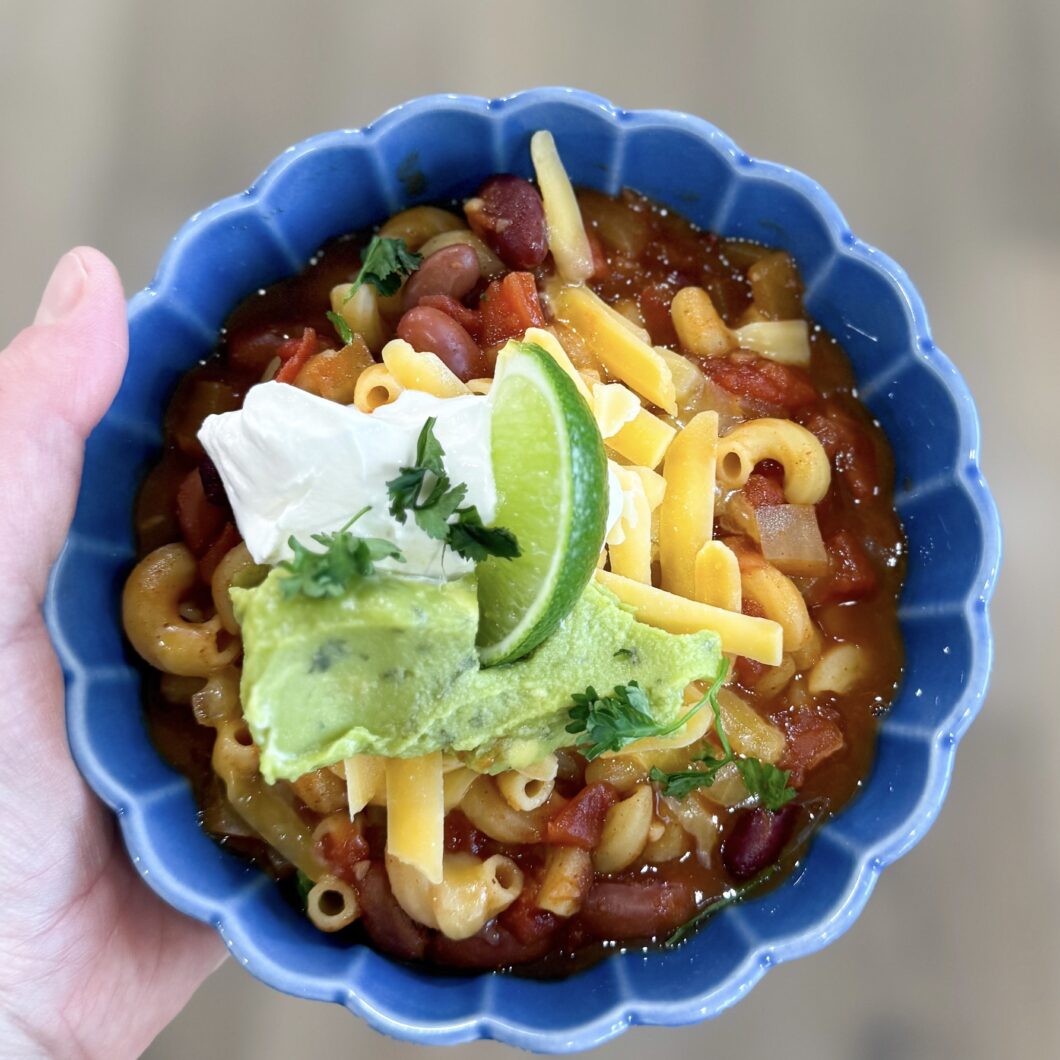Meatless Chili Mac (Slow Cooker) - Julia Pacheco