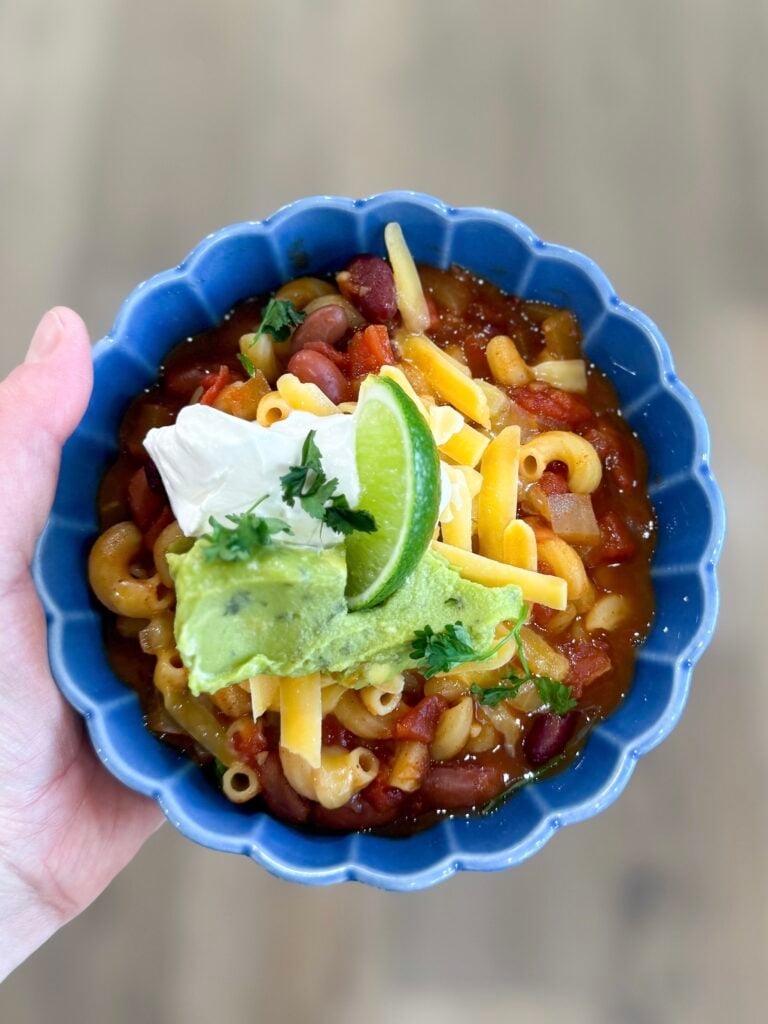 Meatless Chili Mac (Slow Cooker) - Julia Pacheco