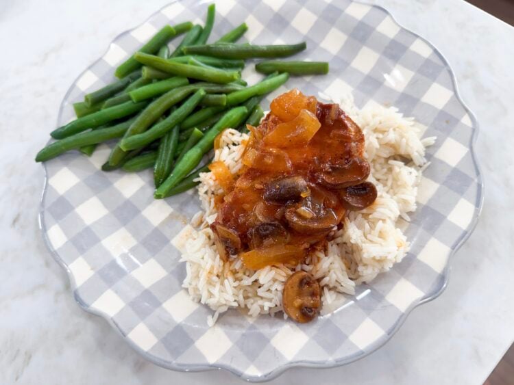 Slow Cooker Smothered Pork Chops - Julia Pacheco